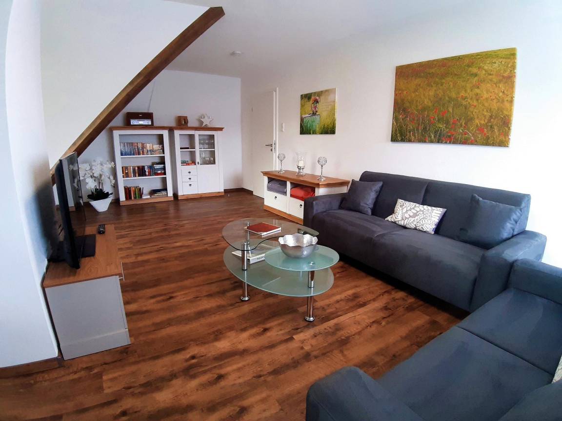 85 M² Ferienwohnung ∙ 2 Schlafzimmer ∙ 4 Gäste - Gladenbach