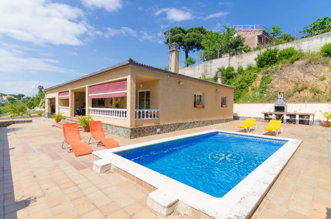 300 M² Villa ∙ 4 Schlafzimmer ∙ 9 Gäste - Blanes