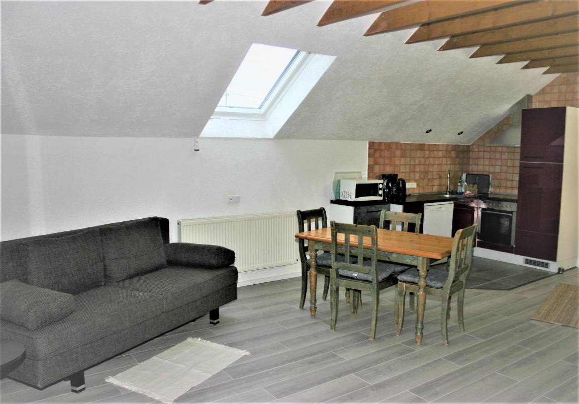 70 M² Ferienwohnung ∙ 1 Schlafzimmer ∙ 4 Gäste - Mehren