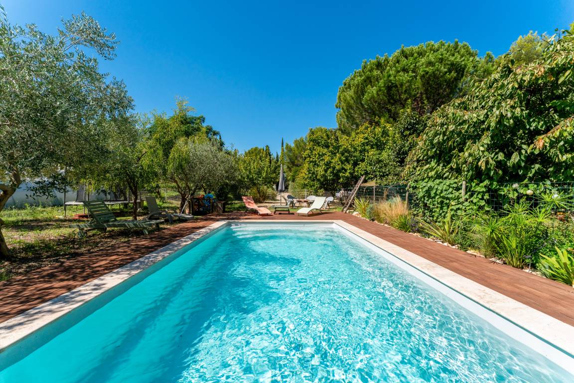 30 M² Studio ∙ 2 Personnes - Mouriès