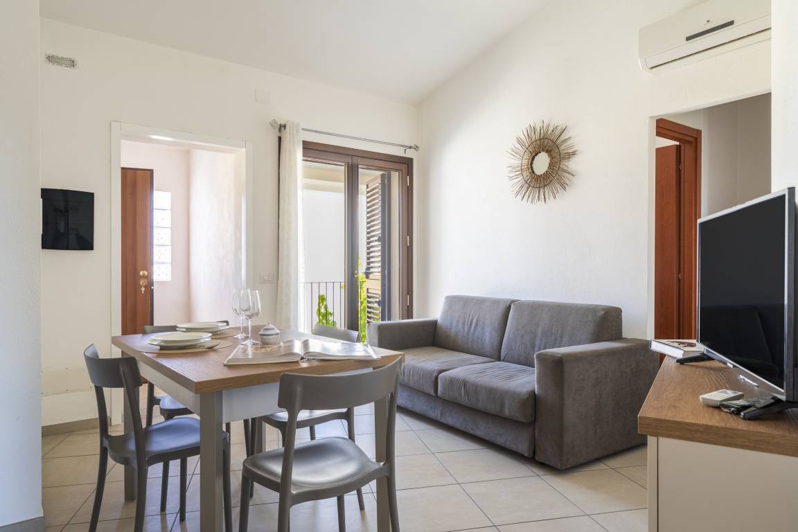 65 M² Apartment ∙ 2 Bedrooms ∙ 4 Guests - Tortolì