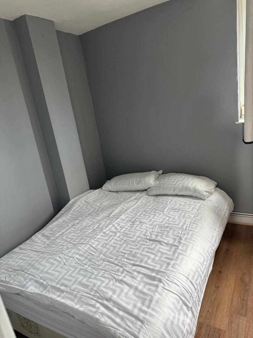 80 M² Apartment ∙ 3 Bedrooms ∙ 6 Guests - London