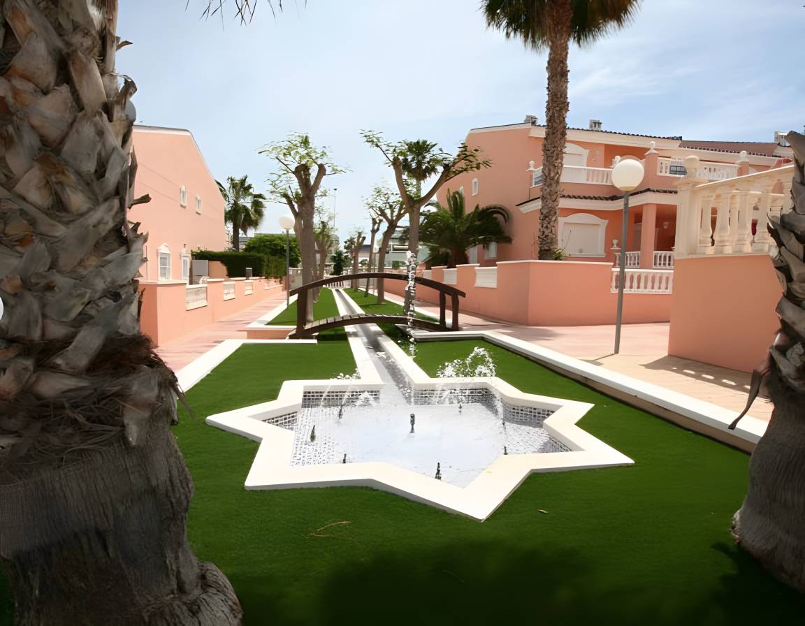 89 M² Bungalow ∙ 3 Habitaciones ∙ 6 Huéspedes - Alicante