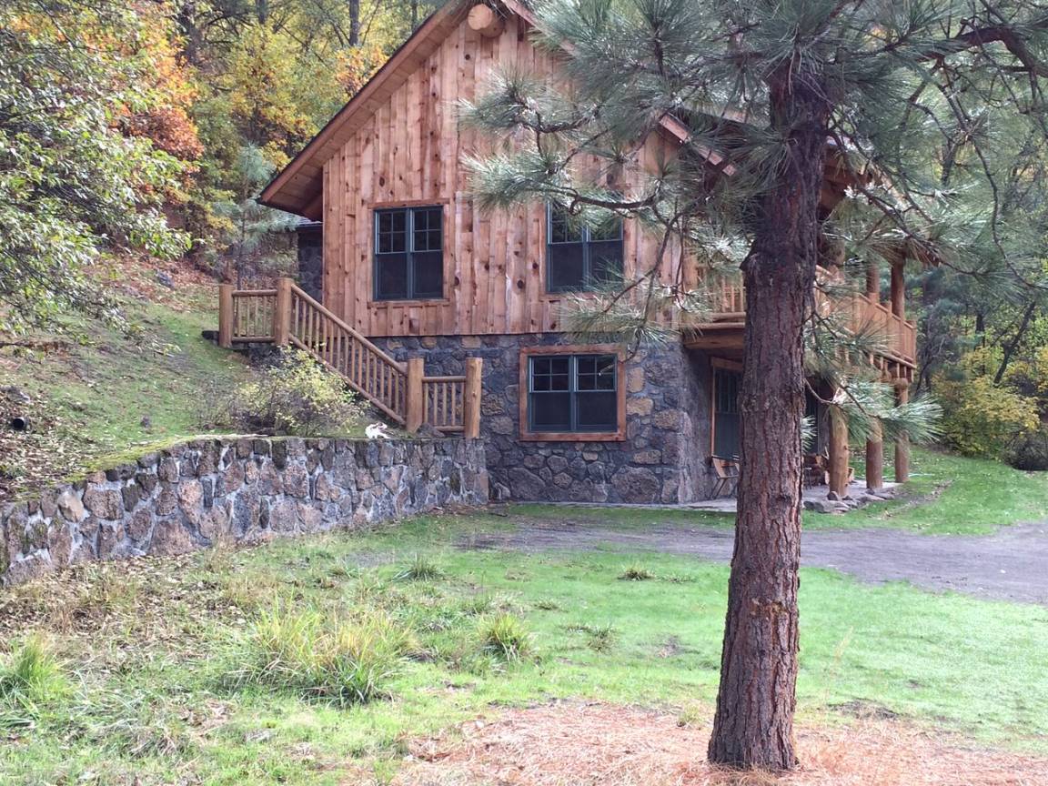 House ∙ 2 Bedrooms ∙ 9 Guests - Maupin, OR