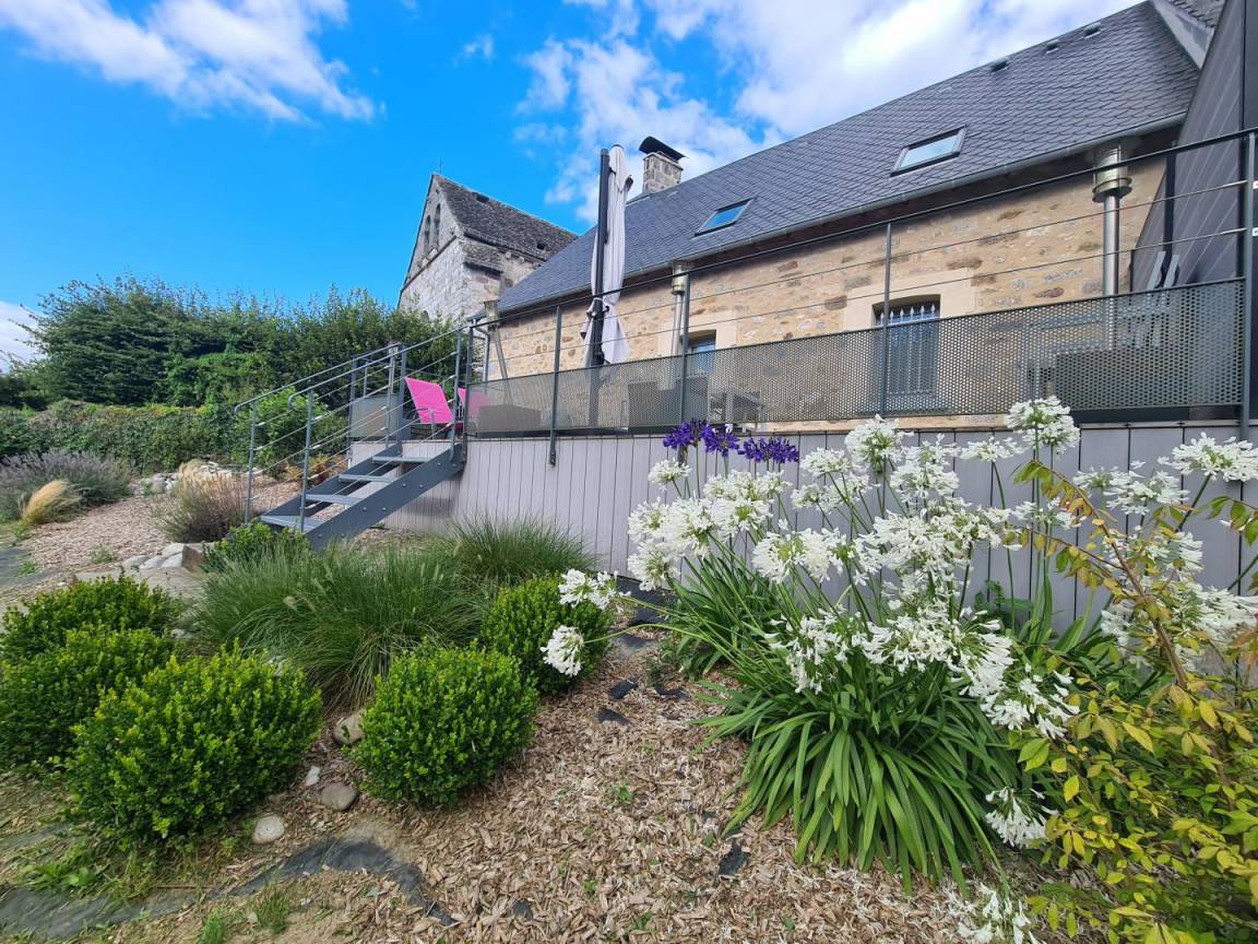 91 M² Gîte ∙ 2 Chambres ∙ 4 Personnes - Égletons