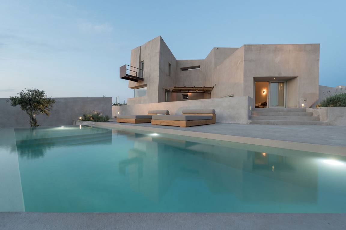 Villa ∙ 7 Bedrooms ∙ 14 Guests - Santorini