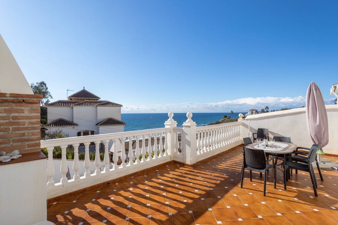 150 M² Apartamento ∙ 2 Habitaciones ∙ 4 Huéspedes - Torrox