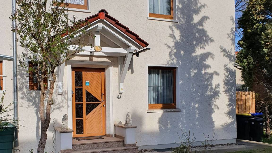165 M² Ferienhaus ∙ 5 Schlafzimmer ∙ 7 Gäste - Arnstadt