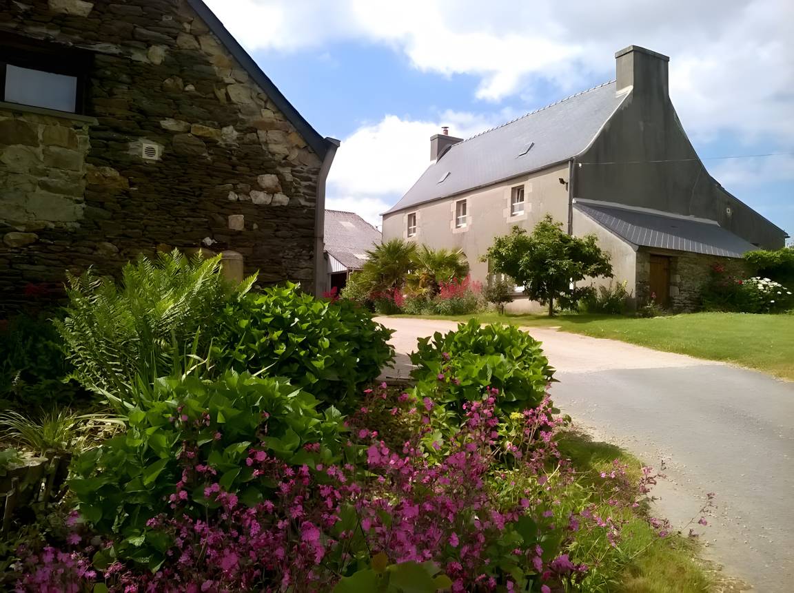 120 M² Maison De Vacances ∙ 4 Chambres ∙ 10 Personnes - Landivisiau