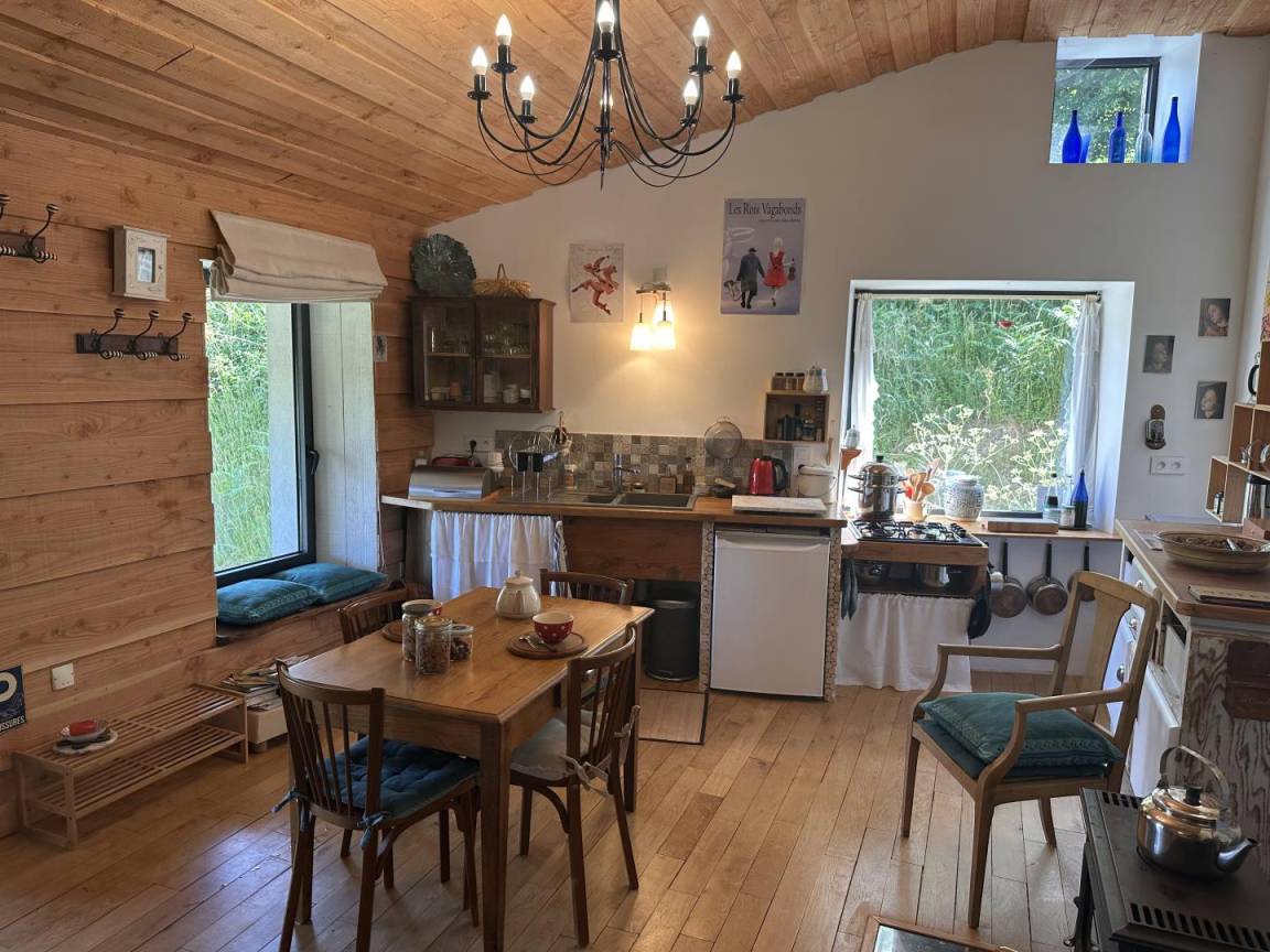 75 M² Gîte ∙ 1 Chambre ∙ 2 Personnes - Auvergne