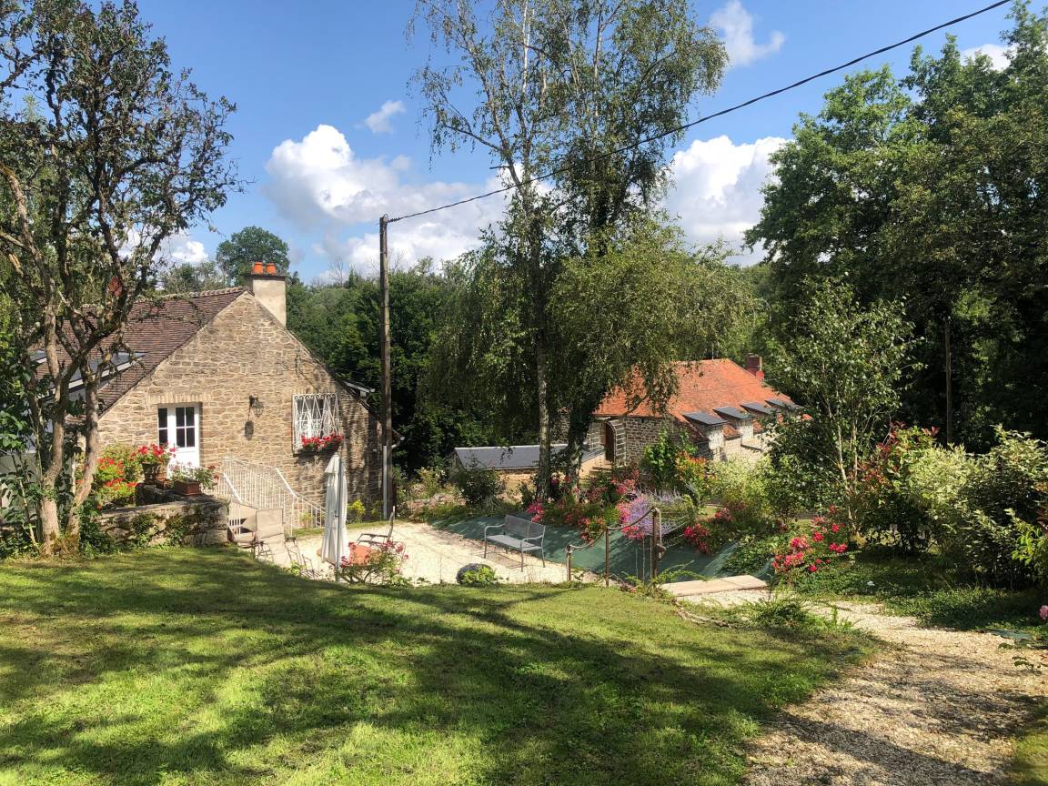 85 M² Cottage ∙ 2 Bedrooms ∙ 5 Guests - Semur-en-Auxois