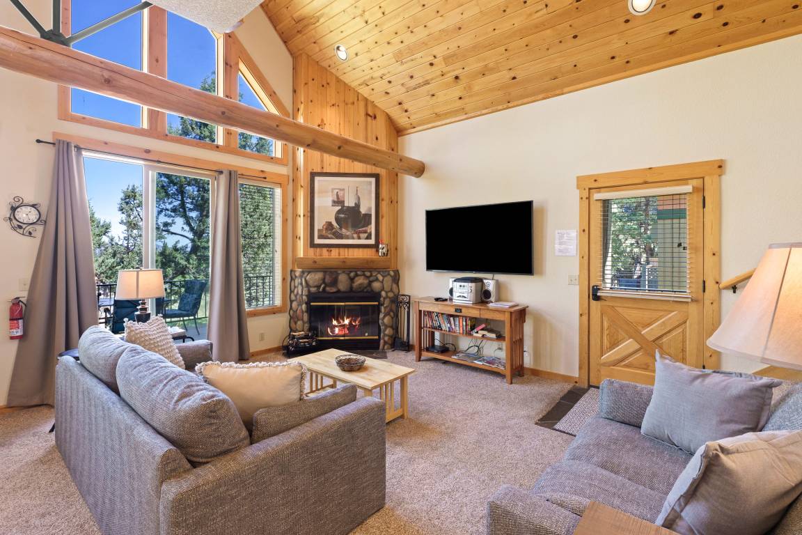 123 M² House ∙ 2 Bedrooms ∙ 6 Guests - Redmond, OR