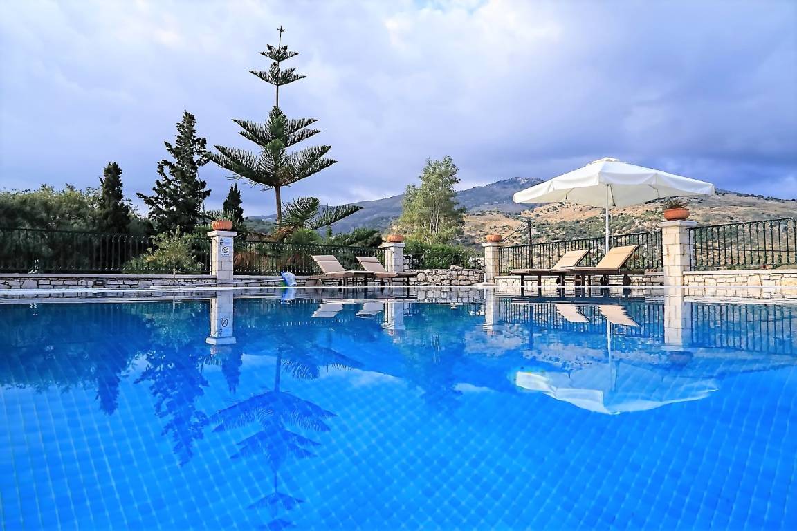 200 M² Villa ∙ 4 Bedrooms ∙ 8 Guests - Ksamil