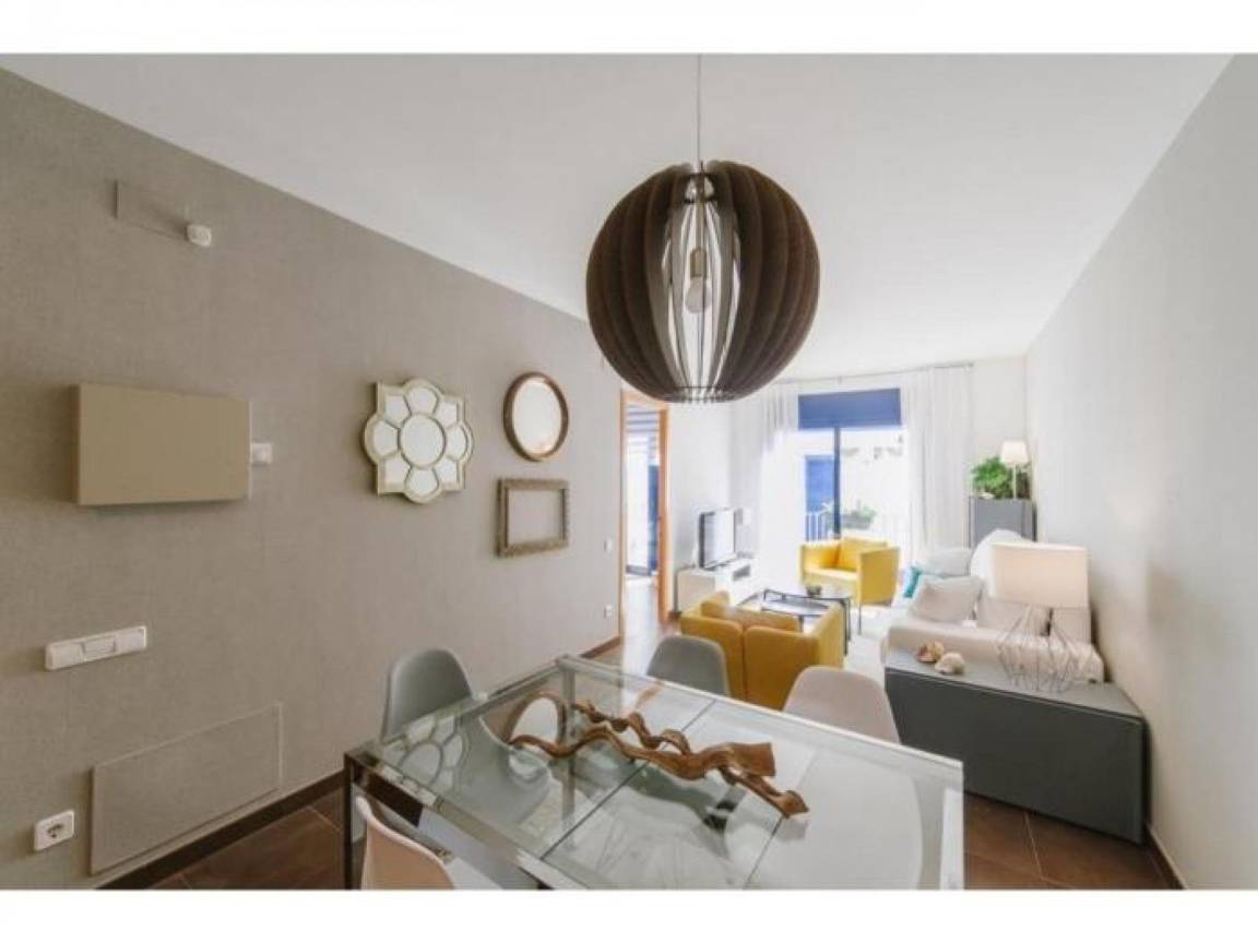 75 M² Apartamento ∙ 3 Habitaciones ∙ 8 Huéspedes - Sitges