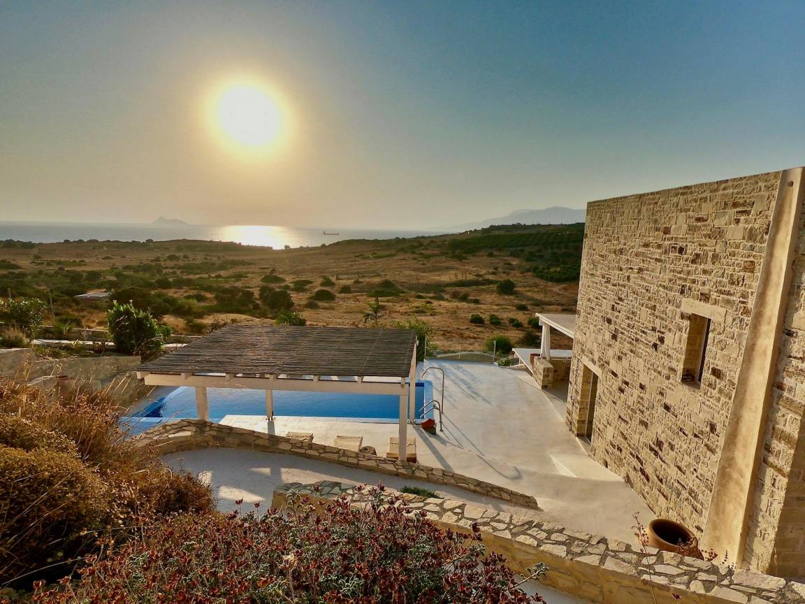 370 M² House ∙ 4 Bedrooms ∙ 8 Guests - Pitsidia