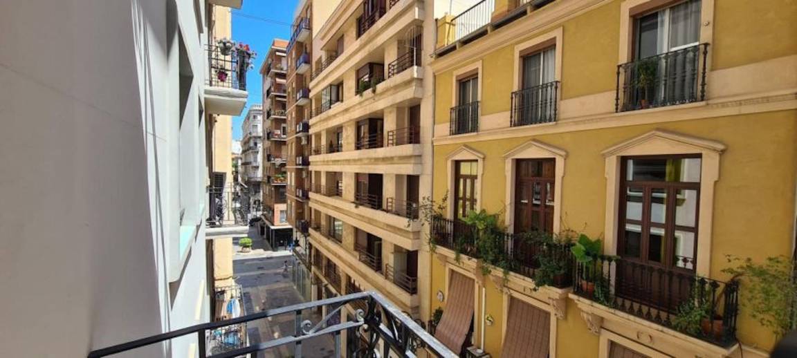 150 M² Private Room ∙ 1 Bedroom ∙ 1 Guest - Valencia