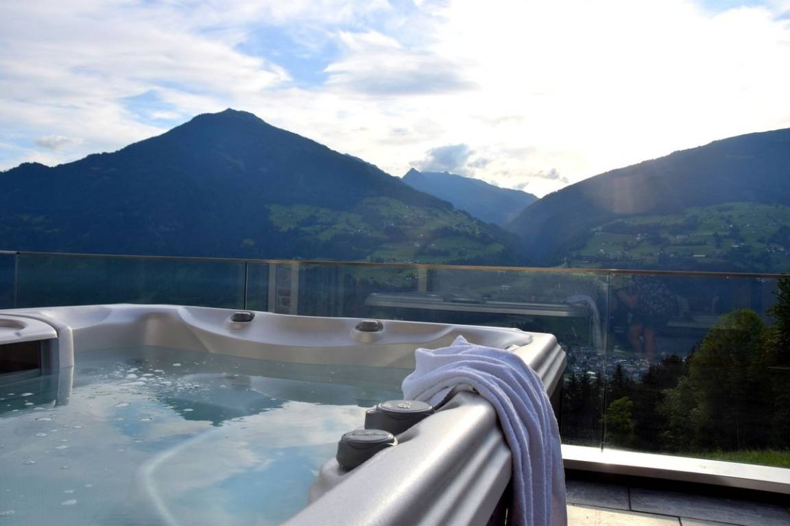 190 M² Ferienhaus ∙ 2 Schlafzimmer ∙ 10 Gäste - Uderns