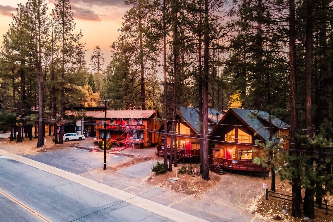 292 M² Casa ∙ 6 Habitaciones ∙ 16 Huéspedes - Big Bear City, CA