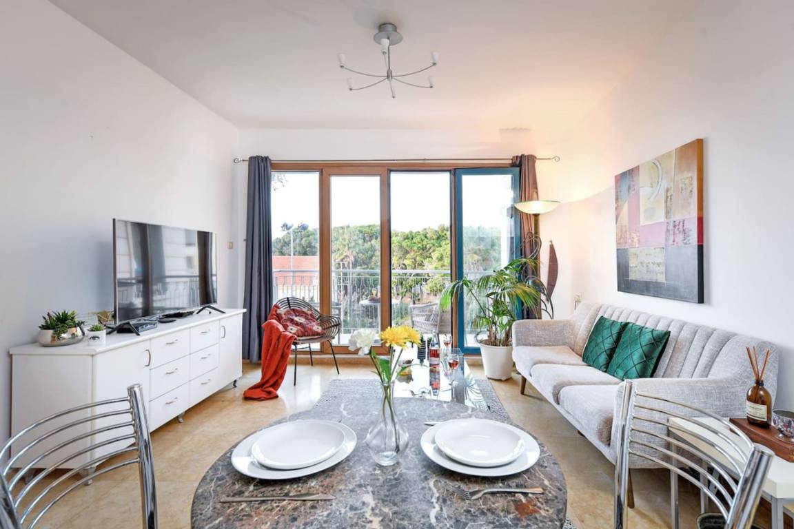 60 M² Apartment ∙ 2 Bedrooms ∙ 4 Guests - Tel Aviv