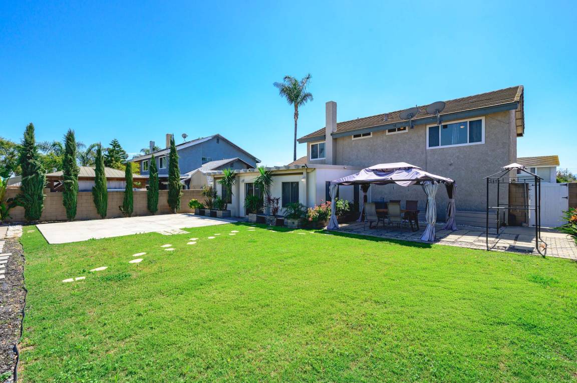 House ∙ 4 Bedrooms ∙ 8 Guests - Ontario, CA