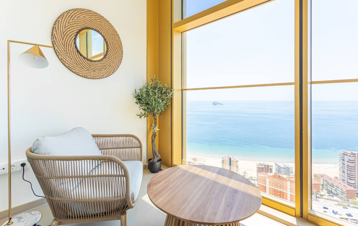75 M² Apartamento ∙ 2 Habitaciones ∙ 5 Huéspedes - Benidorm