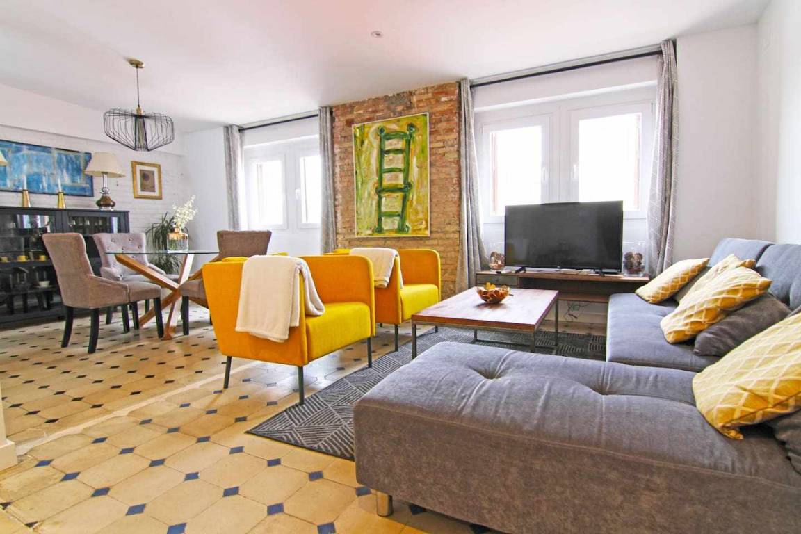 70 M² Apartment ∙ 3 Bedrooms ∙ 6 Guests - Málaga