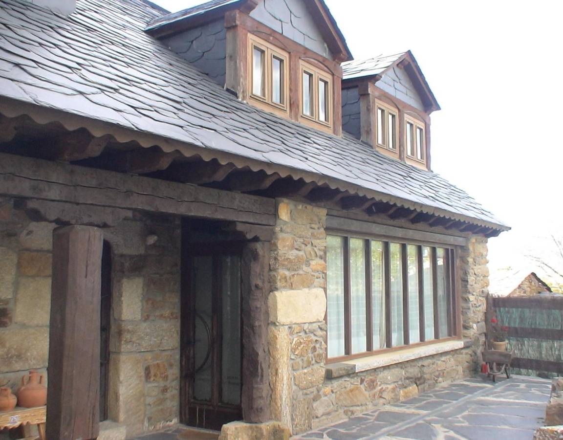 65 M² Casa ∙ 2 Habitaciones ∙ 5 Huéspedes - Puebla de Sanabria