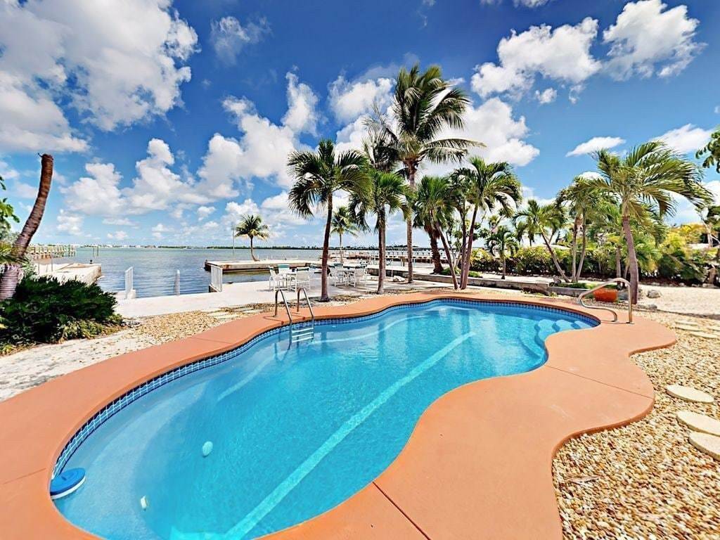Casa ∙ 6 Habitaciones ∙ 14 Huéspedes - Big Pine Key, FL