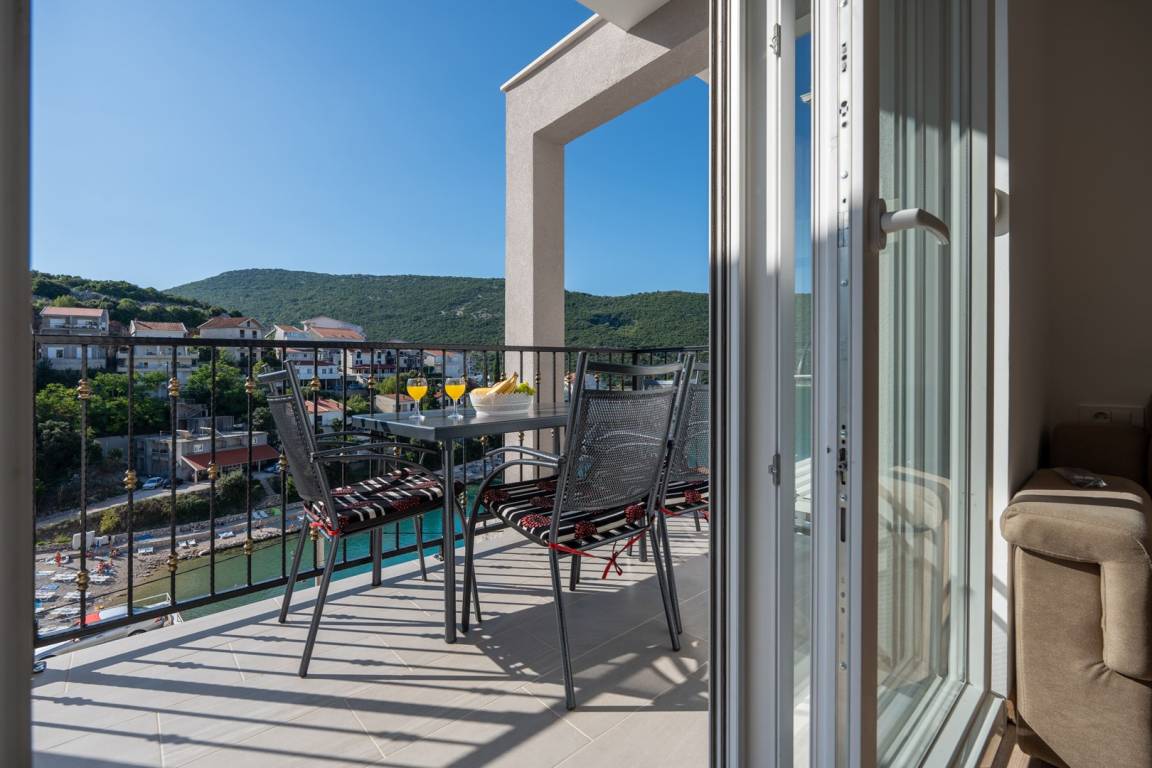 25 M² Ferienwohnung ∙ 1 Schlafzimmer ∙ 4 Gäste - Neum