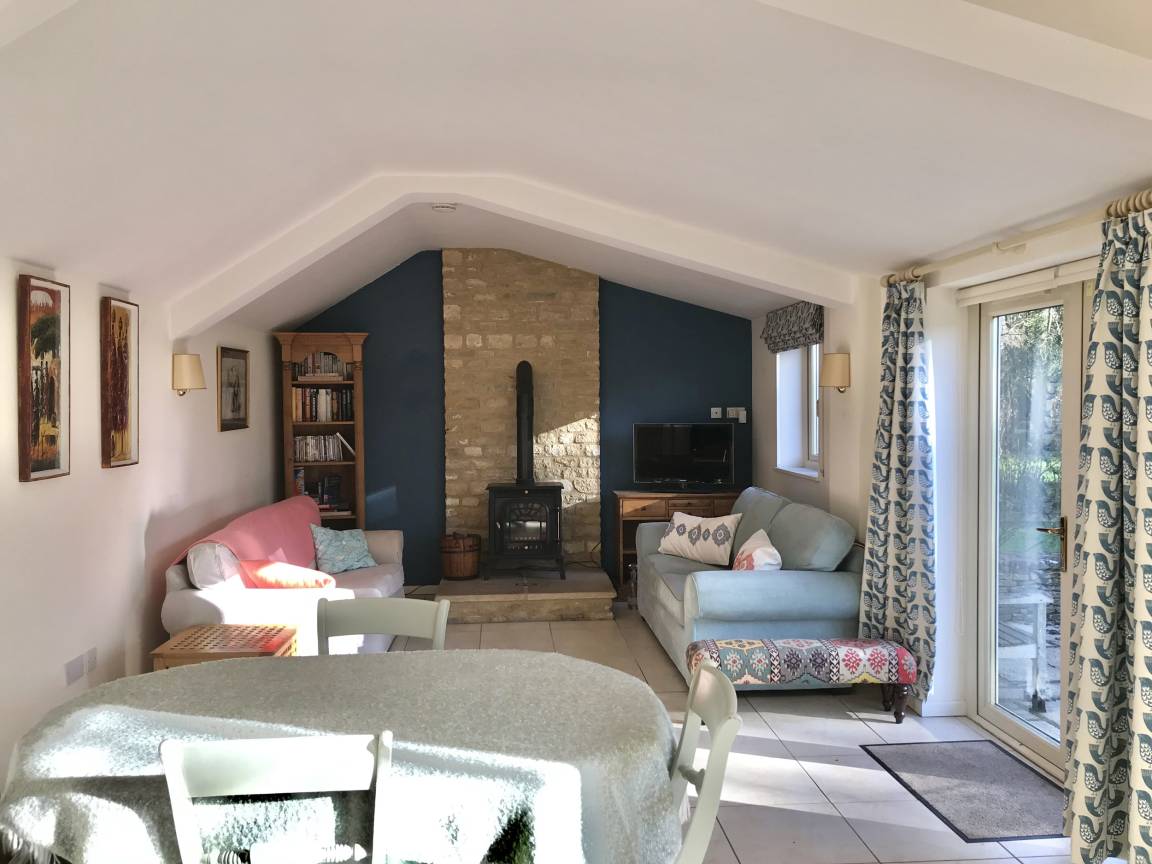 Cottage ∙ 2 Bedrooms ∙ 4 Guests - Cirencester