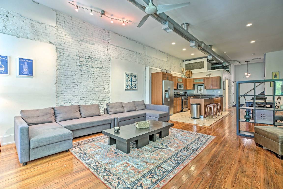167 M² Apartment ∙ 2 Bedrooms ∙ 8 Guests - KFC Yum! Center