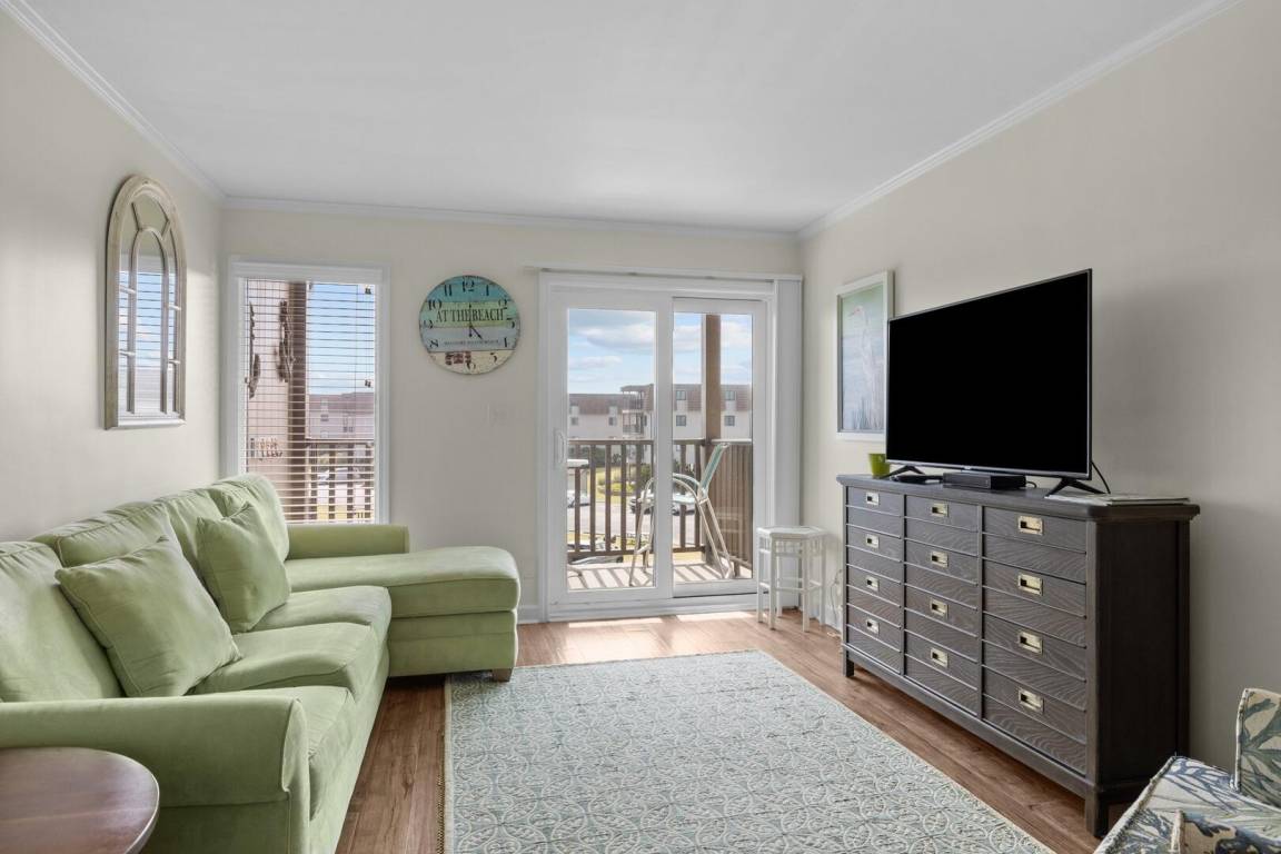 Condo ∙ 2 Bedrooms ∙ 4 Guests - Morehead City, NC