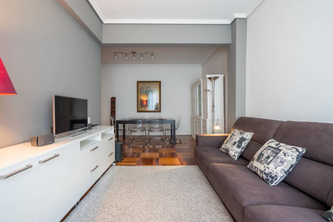 98 M² Appartement ∙ 3 Chambres ∙ 6 Personnes - Bilbao