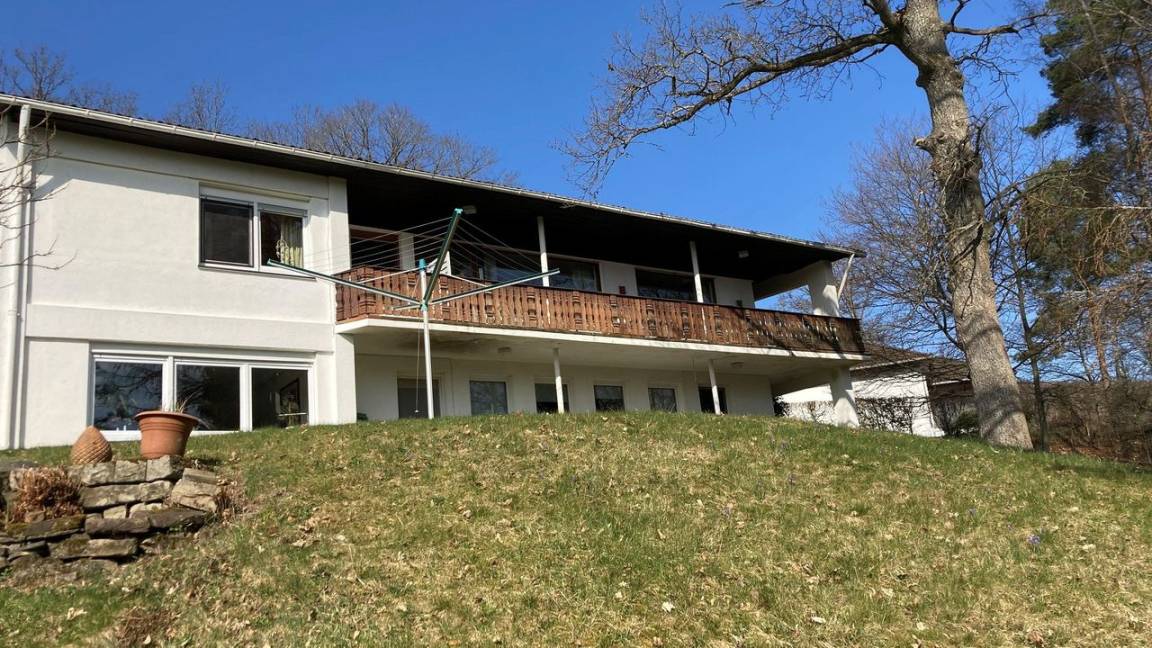 90 M² Ferienwohnung ∙ 2 Schlafzimmer ∙ 4 Gäste - Siegen