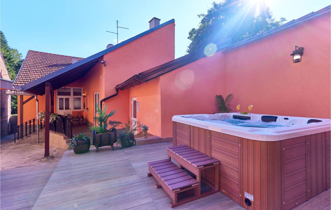 85 M² House ∙ 2 Bedrooms ∙ 8 Guests - Daruvár