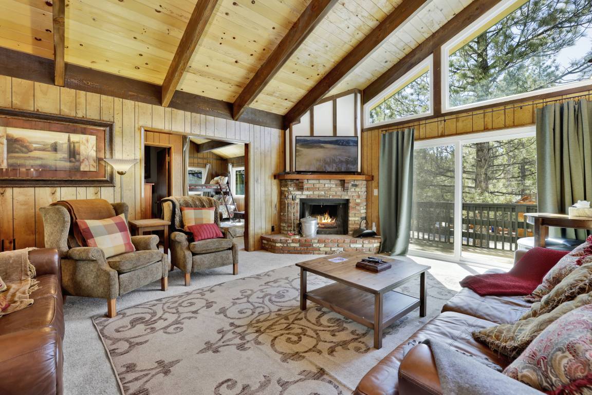 148 M² Cabin ∙ 3 Bedrooms ∙ 9 Guests - Big Bear Lake, CA