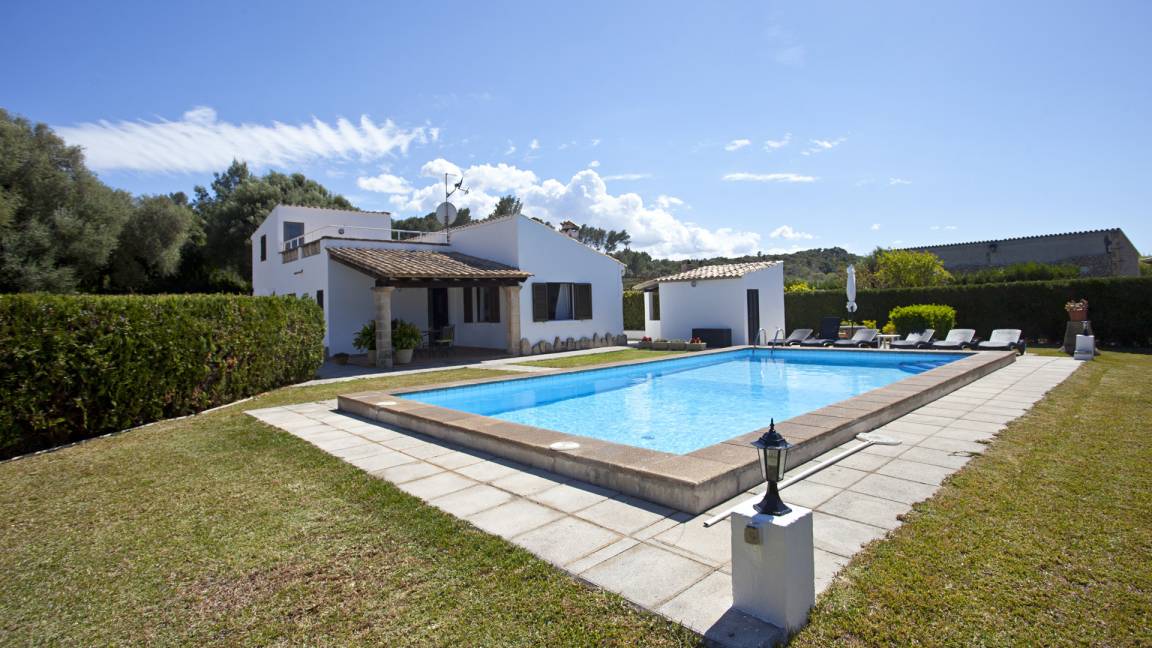 139 M² Villa ∙ 3 Bedrooms ∙ 6 Guests - Port de Pollença