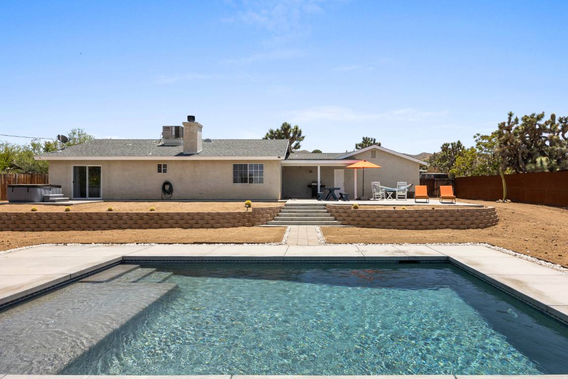 House ∙ 3 Bedrooms ∙ 6 Guests - Yucca Valley, CA