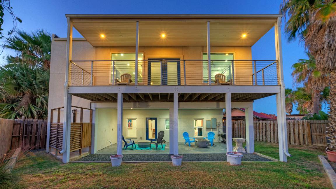 House ∙ 6 Bedrooms ∙ 17 Guests - Aransas Pass, TX