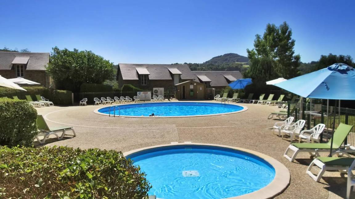 36 M² Chalet ∙ 2 Slaapkamers ∙ 5 Gasten - Mauriac