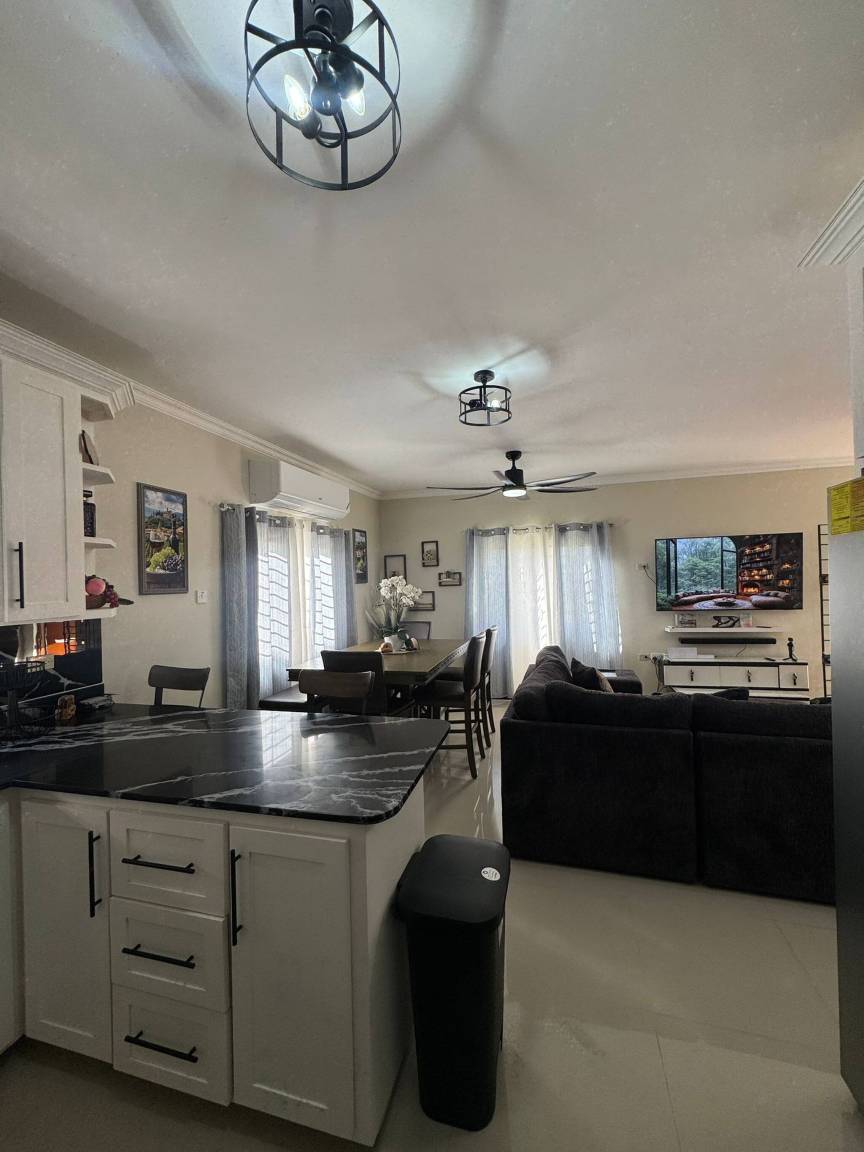 1800 M² House ∙ 2 Bedrooms ∙ 4 Guests - Ocho Rios