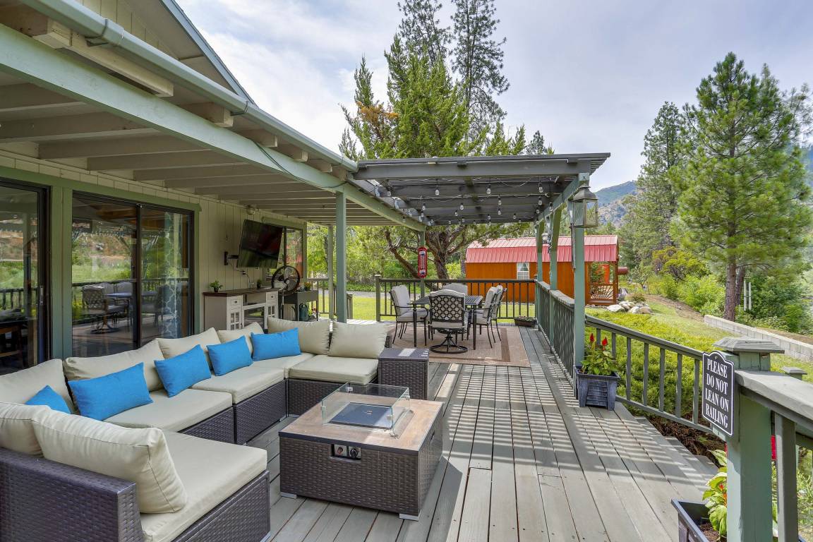176 M² House ∙ 4 Bedrooms ∙ 8 Guests - Weaverville, CA