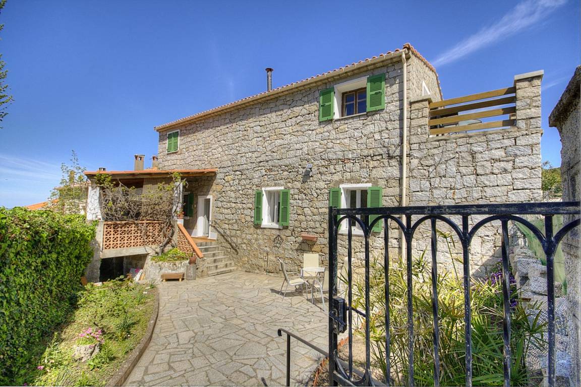 86 M² Mökki ∙ 2 Makuuhuonetta ∙ 4 Vierasta - Corse