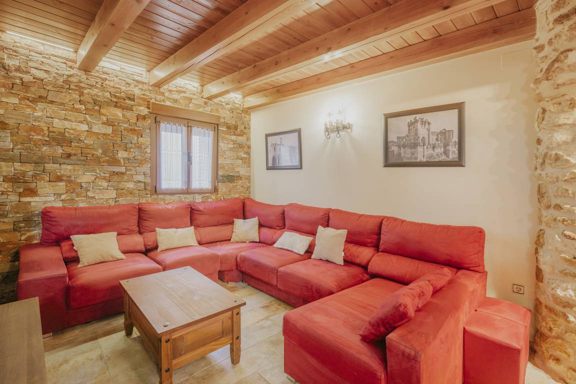 230 M² Casa ∙ 5 Habitaciones ∙ 12 Huéspedes - Castillo de Coca