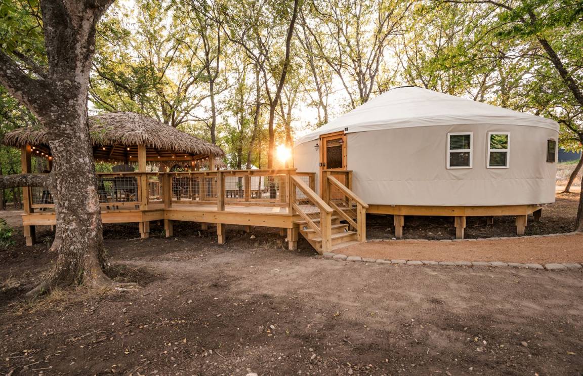 Camping-unterkunft ∙ 2 Schlafzimmer ∙ 7 Gäste - Bandera, TX
