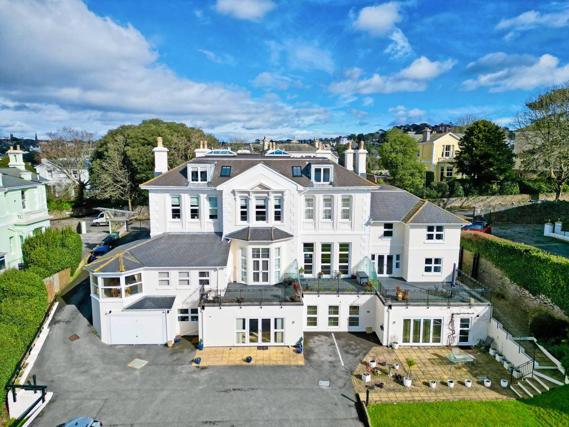 Cottage ∙ 2 Bedrooms ∙ 4 Guests - Torquay, UK