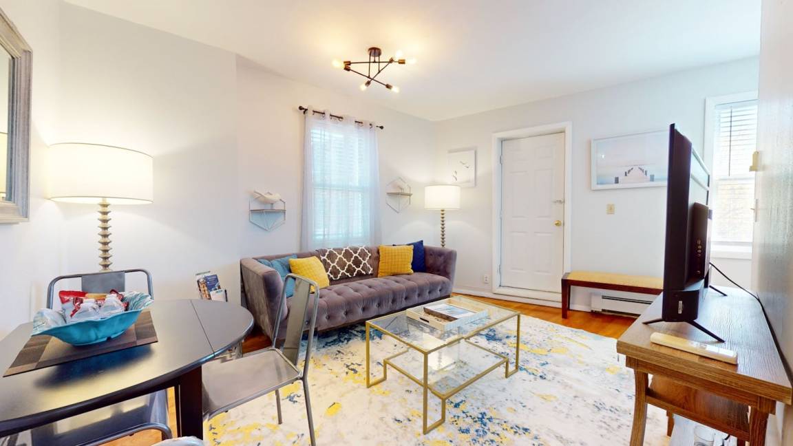 Apartment ∙ 2 Bedrooms ∙ 4 Guests - Boston, MA