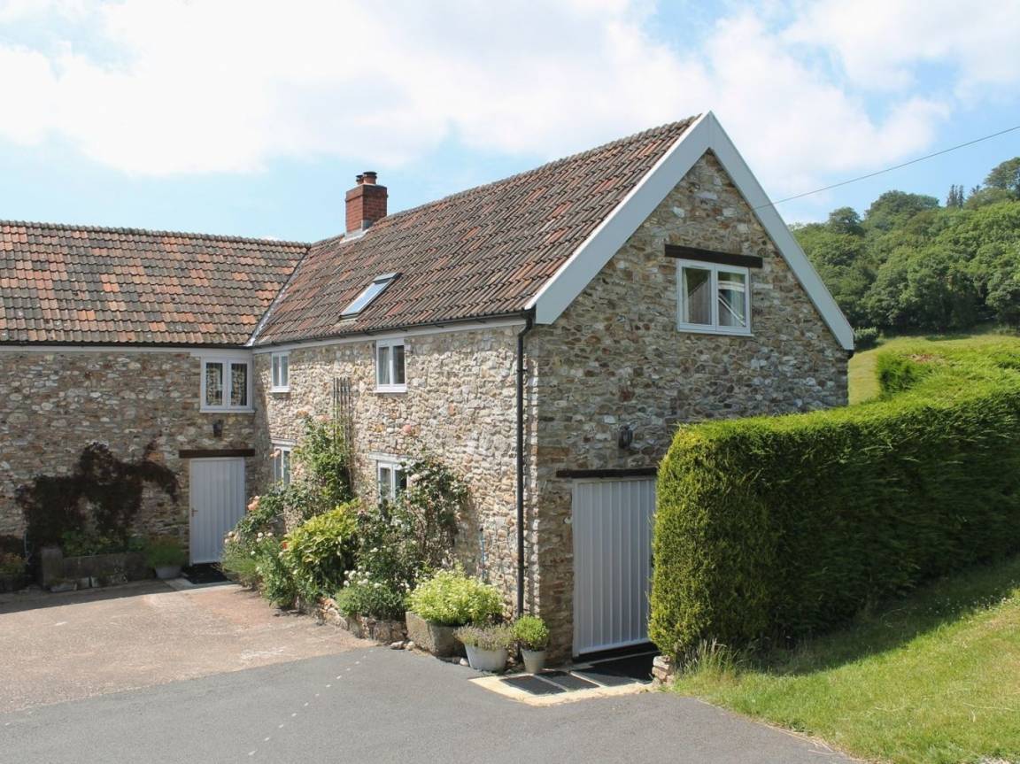 Cottage ∙ 2 Bedrooms ∙ 4 Guests - Honiton