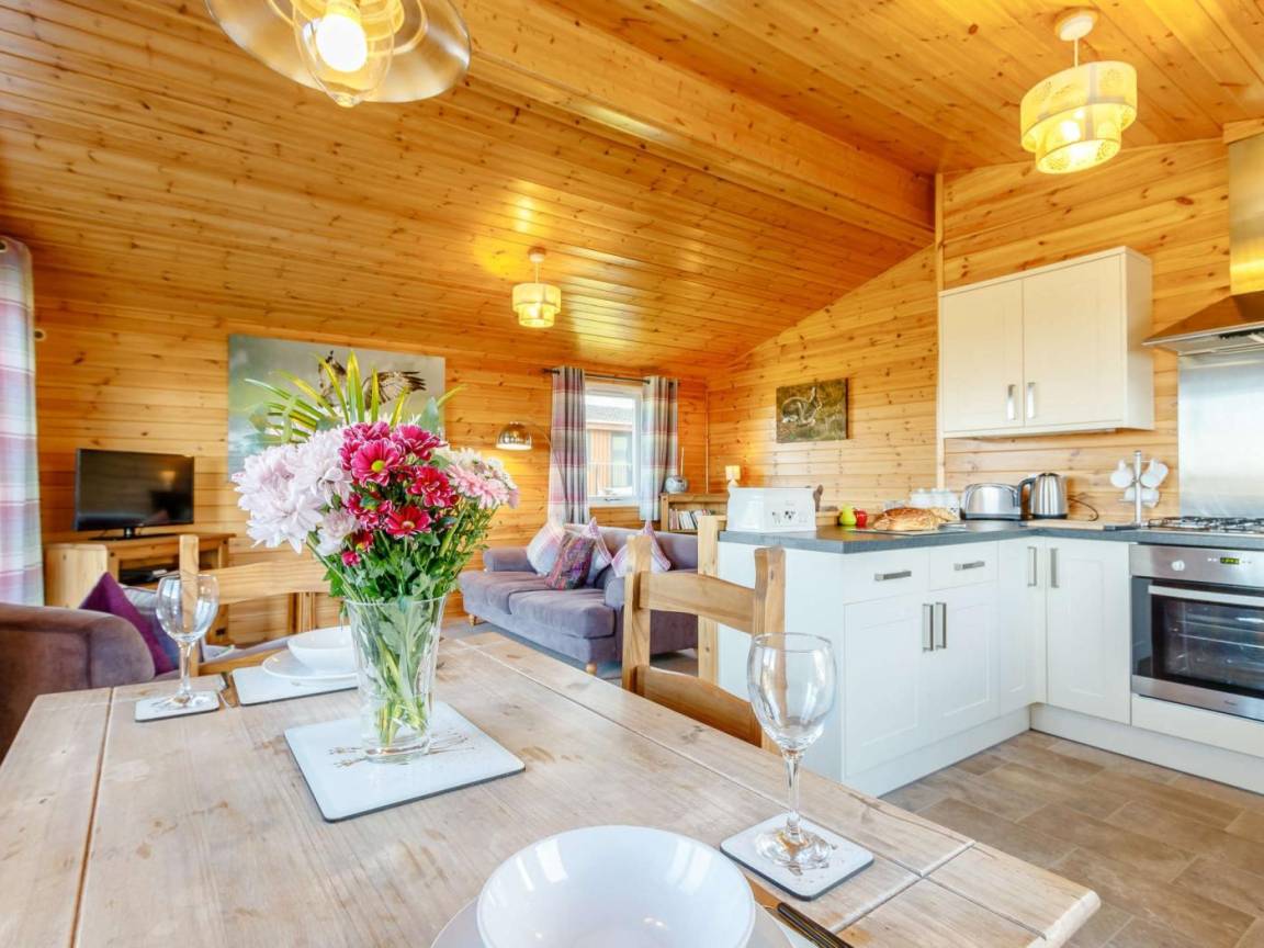 Lodge ∙ 2 Bedrooms ∙ 4 Guests - Kinross