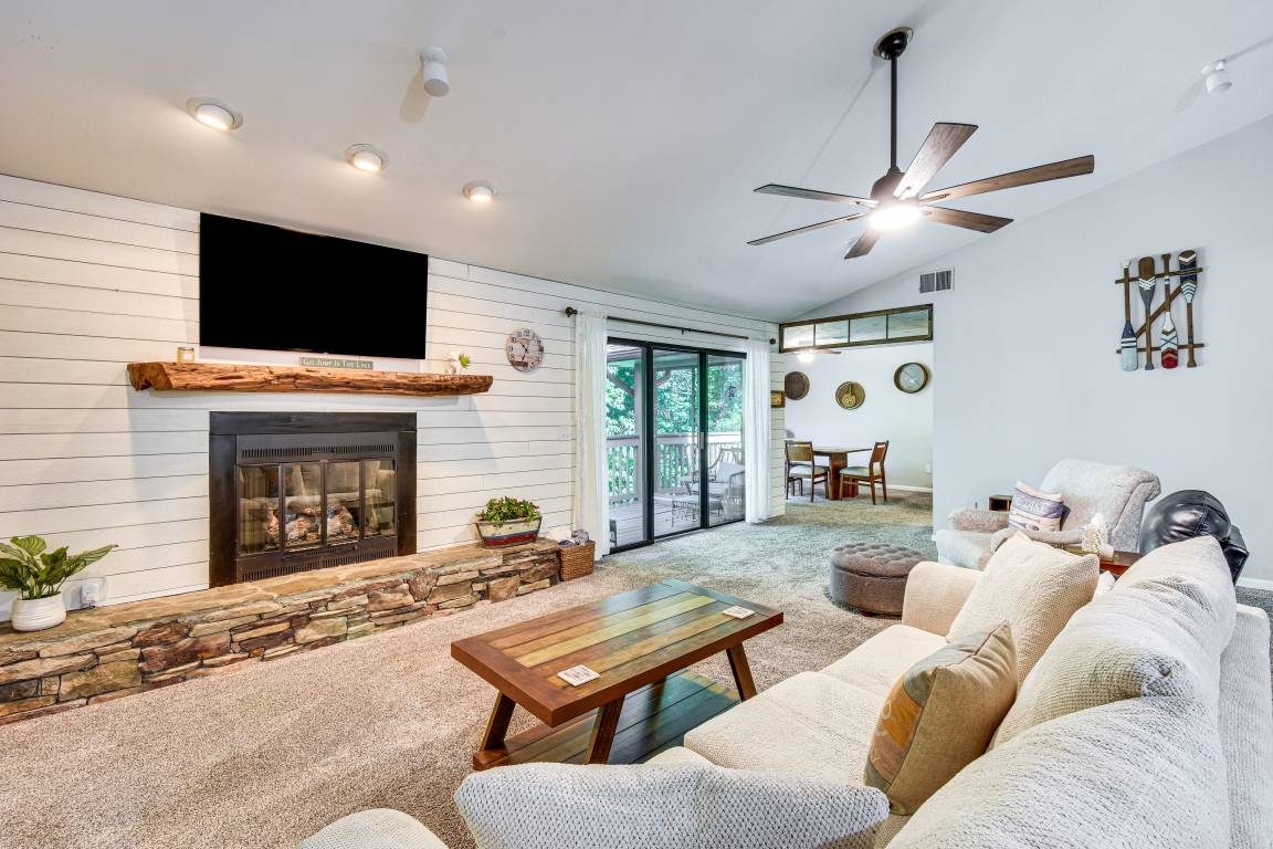 162 M² Apartment ∙ 2 Bedrooms ∙ 6 Guests - Lake Keowee, SC